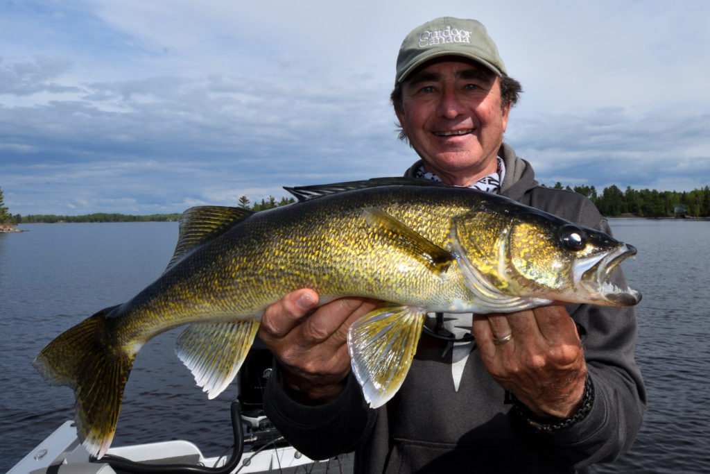 Walleye jigs: Should you use light ones or heavy ones? • Outdoor Canada