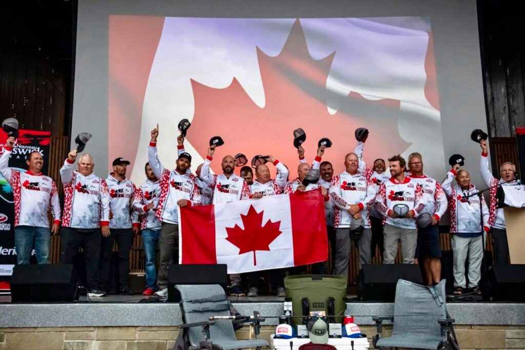 How to troll from a canoe • Outdoor Canada